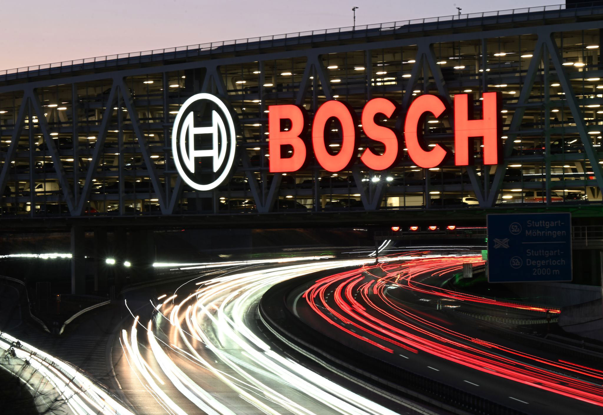 Bosch-Chef Hartung rechnet mit weiteren Sparprogrammen Bosch-Chef Hartung rechnet mit weiteren Sparprogrammen