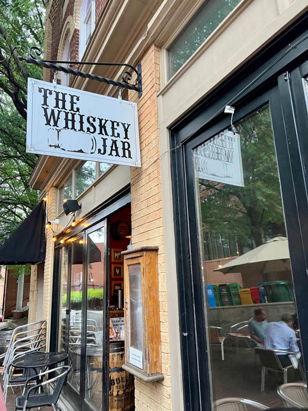 15 Must-Visit Wineries in Charlottesville Virginia