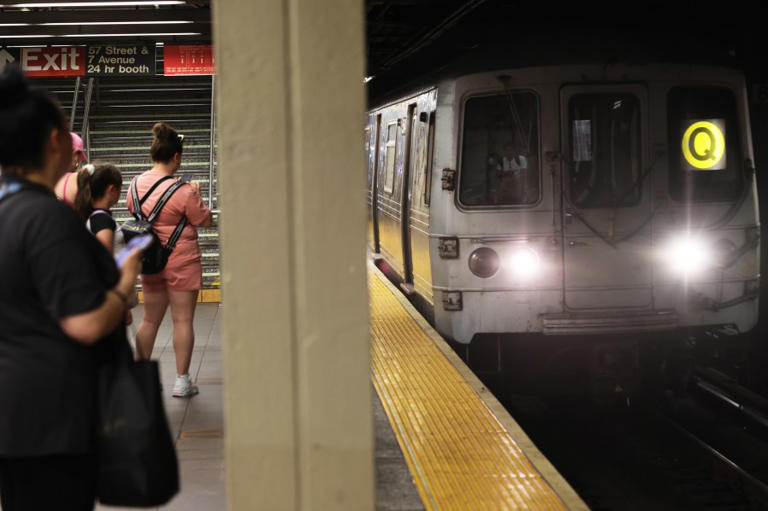 MTA sues Trump administration over Second Avenue subway expansion