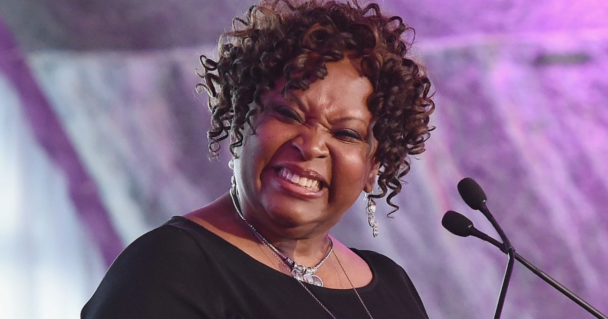 ‘Howard Stern Show’ Sidekick Robin Quivers, 72, Made a Difference For ...