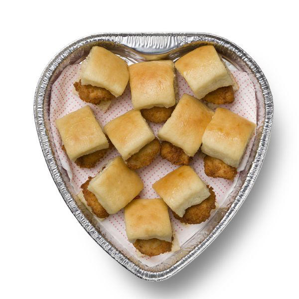 Chick-Fil-A’s “Iconic” Valentine’s Day Heart Trays Are Officially Ready ...