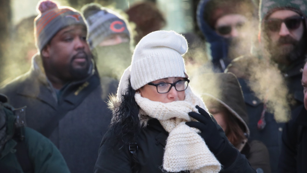Chicago weather: Wind chills plunge below zero as Arctic air grips region