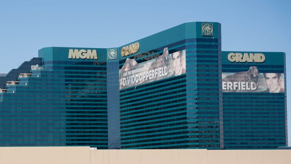 Aryna Sabalenka, Naomi Osaka face off in main event of 'MGM Rewards ...