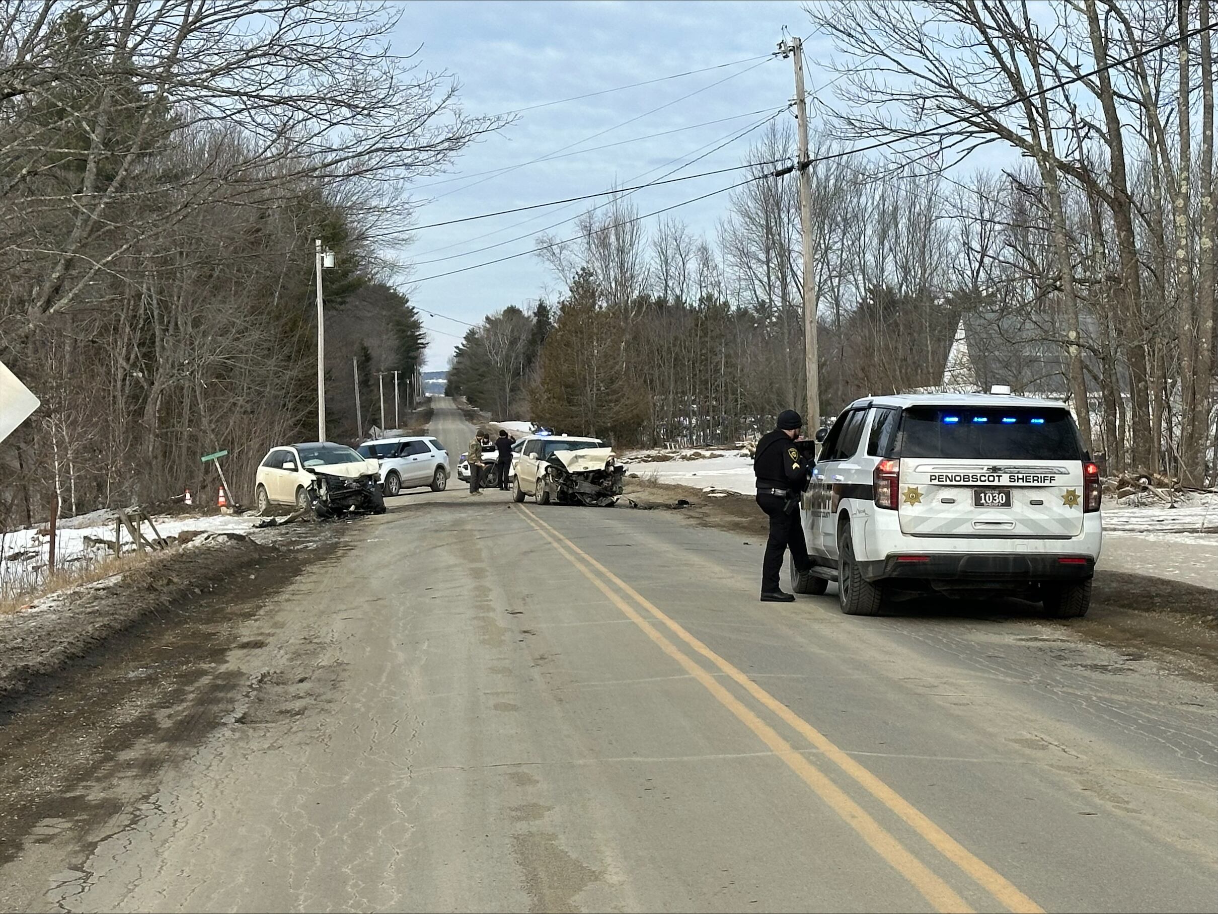 Head-on crash in Exeter sends 4 to hospital