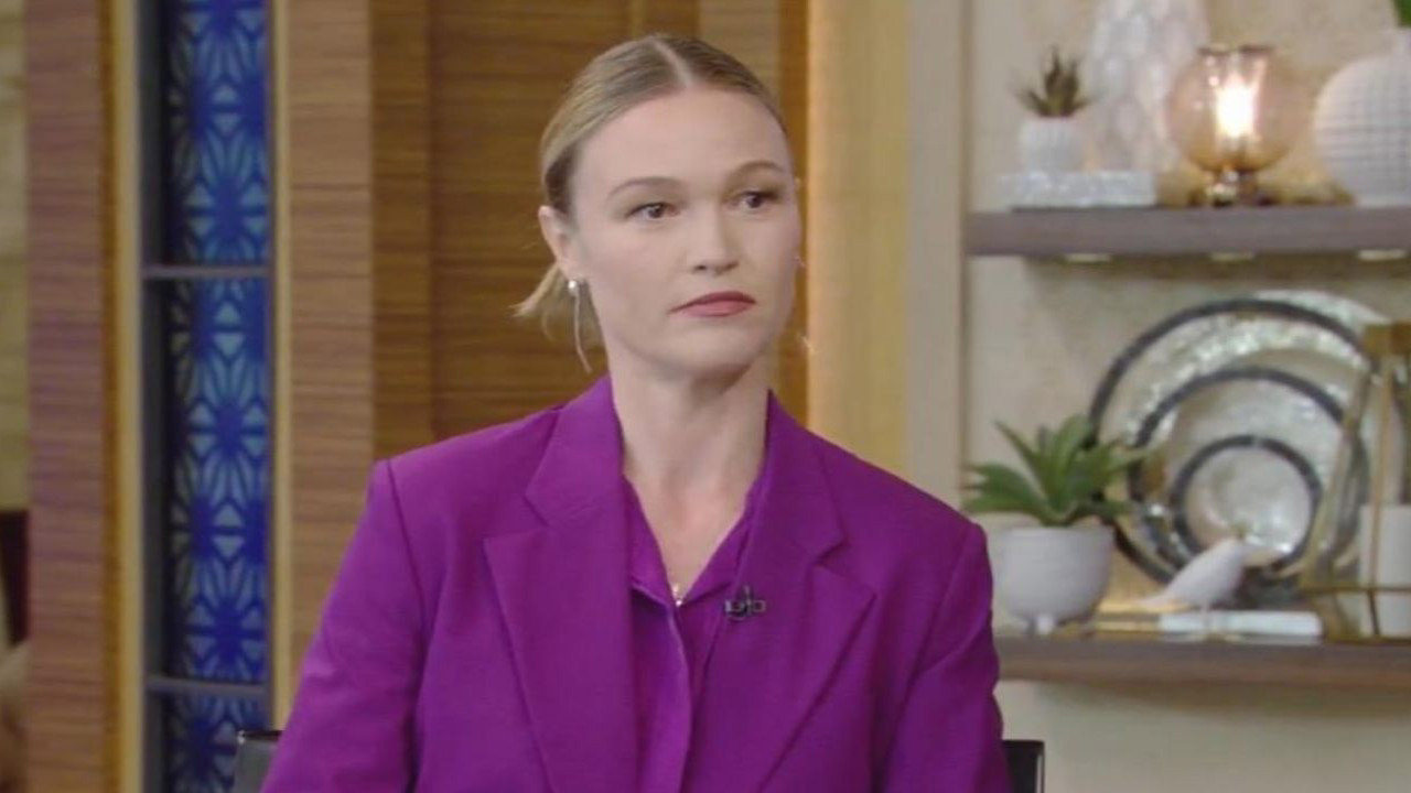 Julia Stiles Reveals THIS Family Member Enjoyed Being On The Set Of Her ... Julia Stiles Reveals THIS Family Member Enjoyed Being On The Set Of Her ...