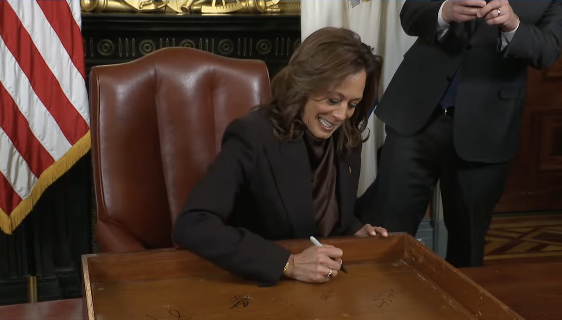 Kamala Harris Adds Her Signature to Historic VP Ceremonial Desk