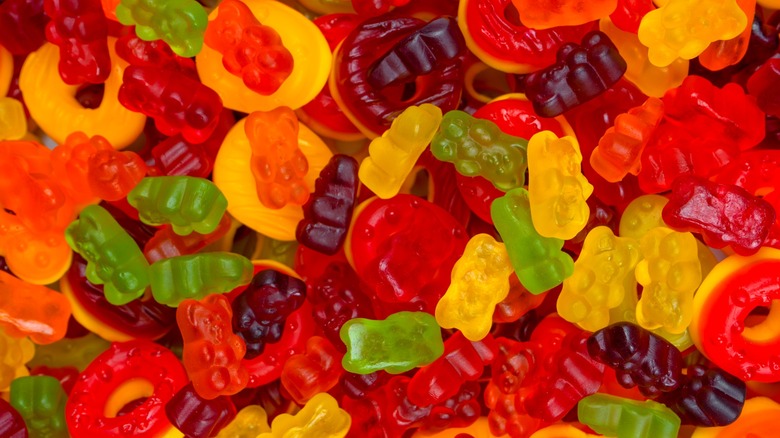 What's The Difference Between Red Dye No. 3 And Red Dye No. 40?