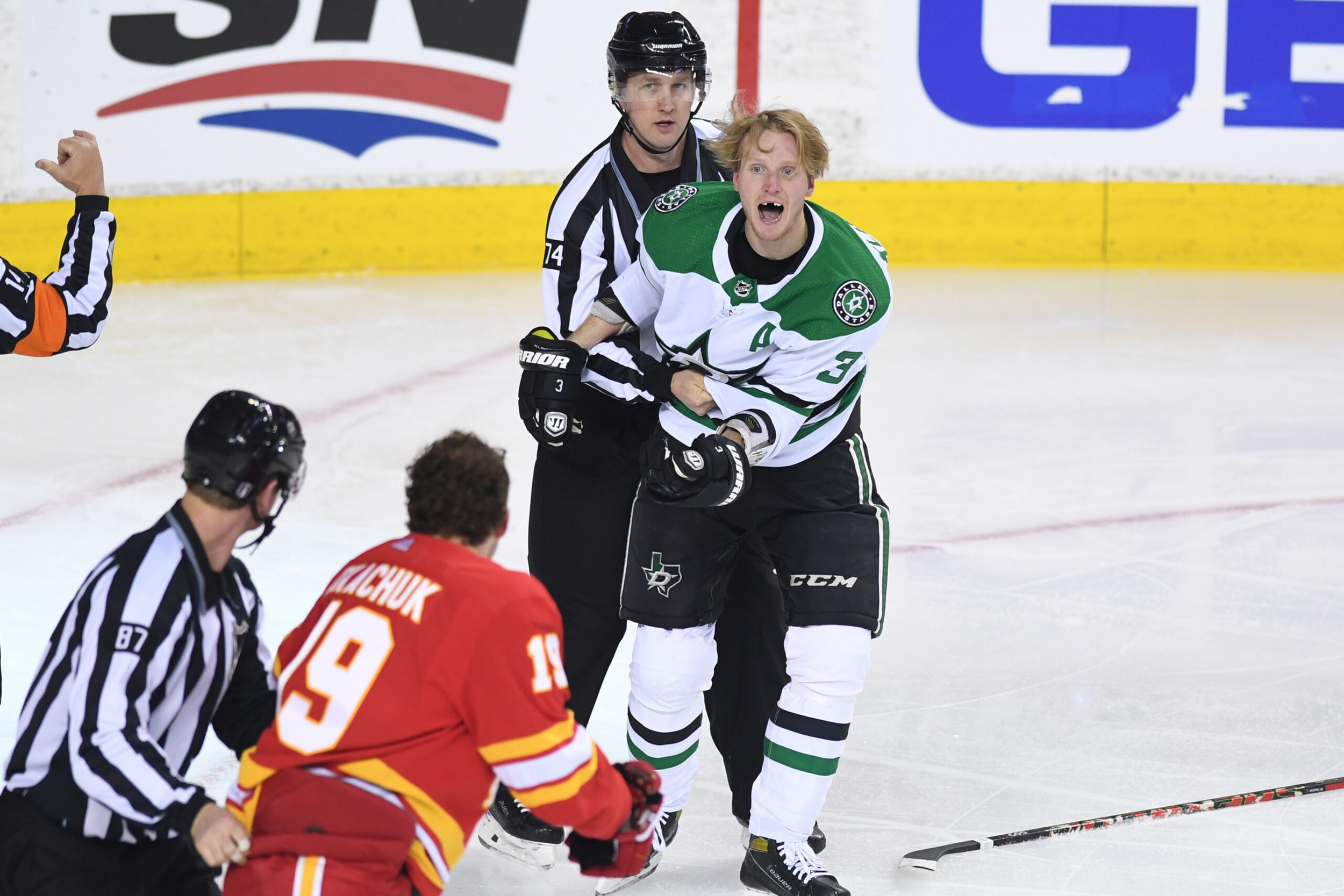 Oilers sign defenceman John Klingberg