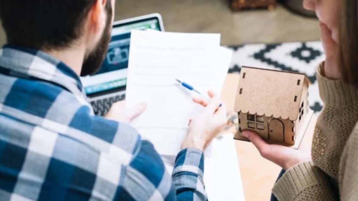 Net worth: What financial life is like for the middle and upper classes