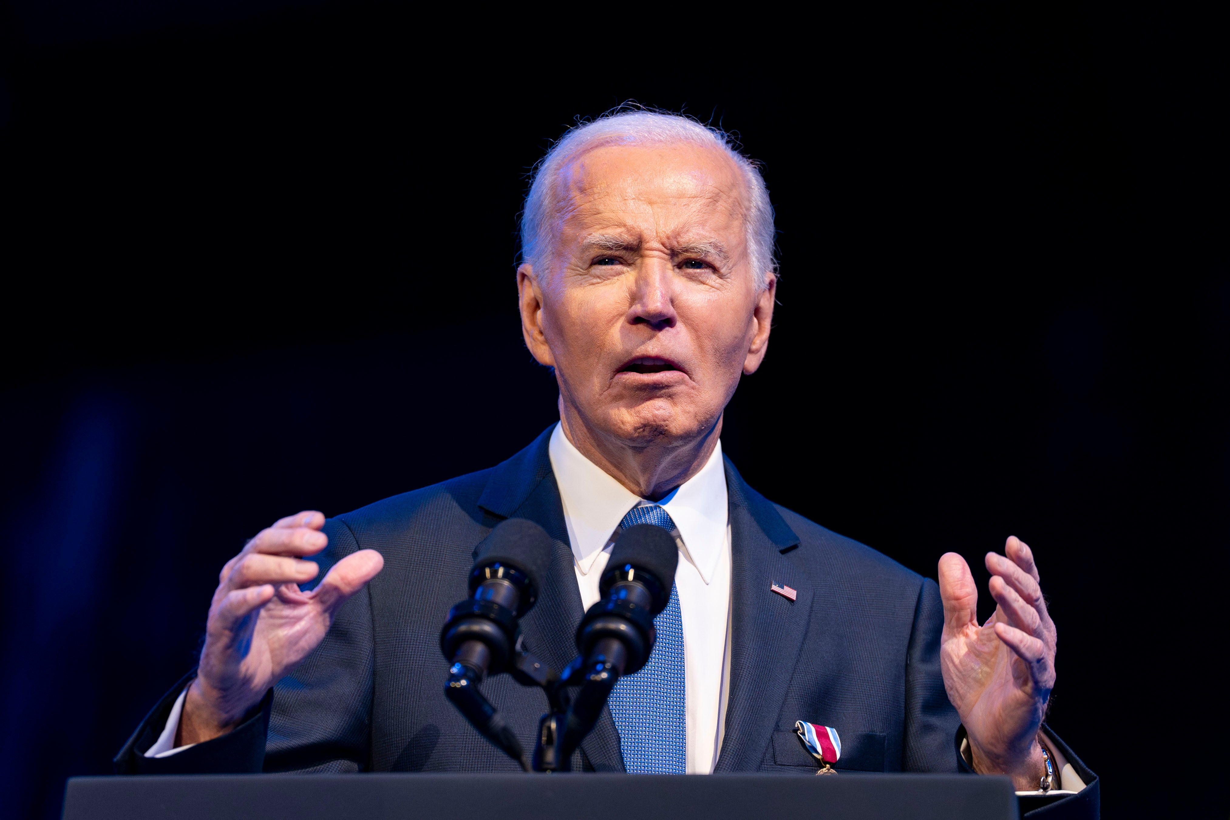 Biden sets record and commutes sentences of 2,500 non-violent drug ...