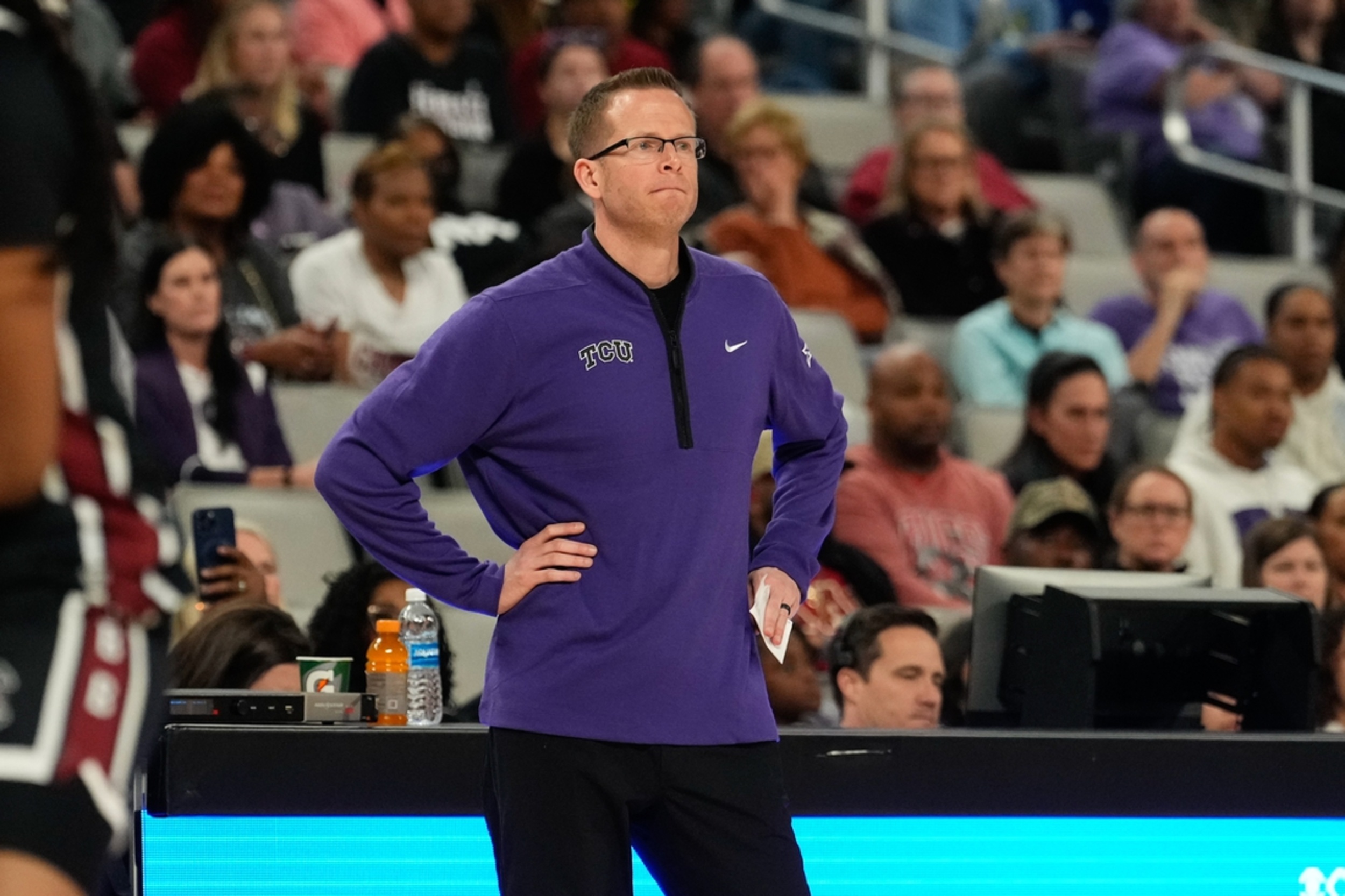 No. 10 TCU holds off No. 23 Utah to move to 7-0 in Big 12