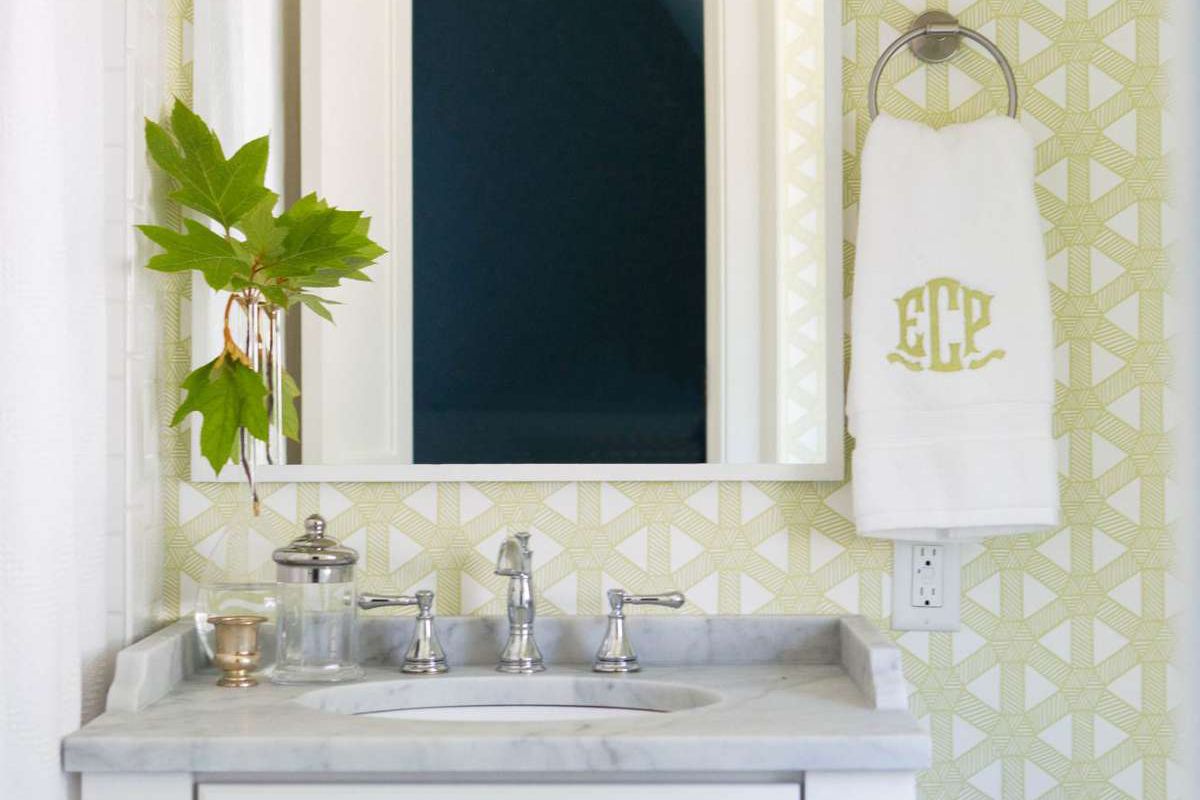How Often Should You Wash Hand Towels To Keep Them Clean And Fluffy?