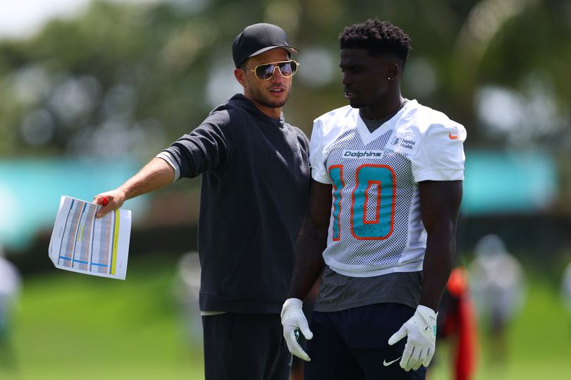 Tyreek Hill has 4 possible landing spots after awkward Mike McDaniel ...