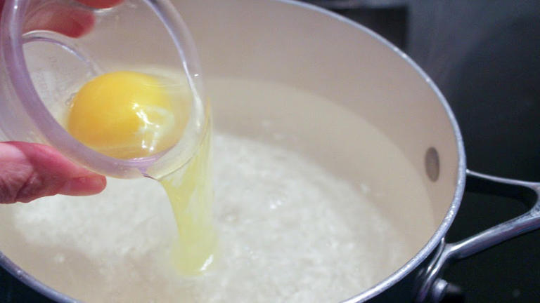 The perfect poached egg has a creamy yolk with firm whites - perfect ...