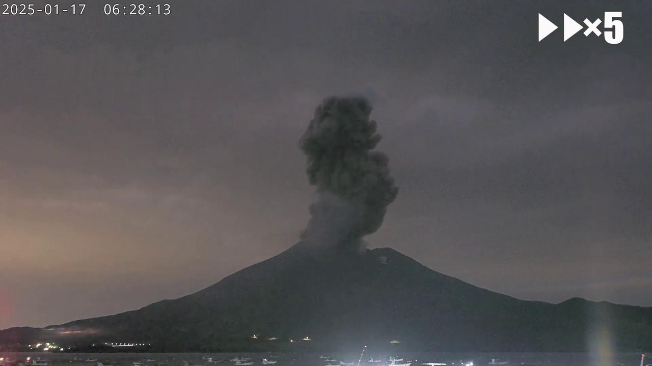 Sakurajima Volcano eruption sends ash plume 1km high in Japan