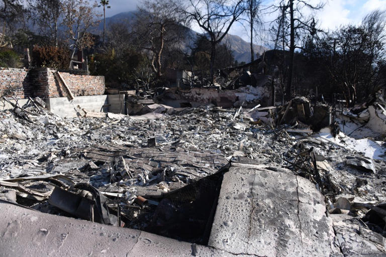 California firefighters confront alleged looters stealing Emmy Award ...