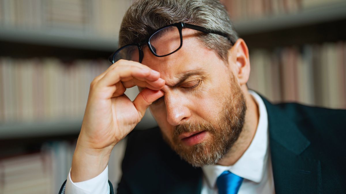 10 Outdated Career Tips That Can Stall Professional Growth