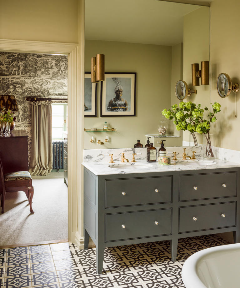 Toxicologists say you should replace toxic bathroom storage items with ...