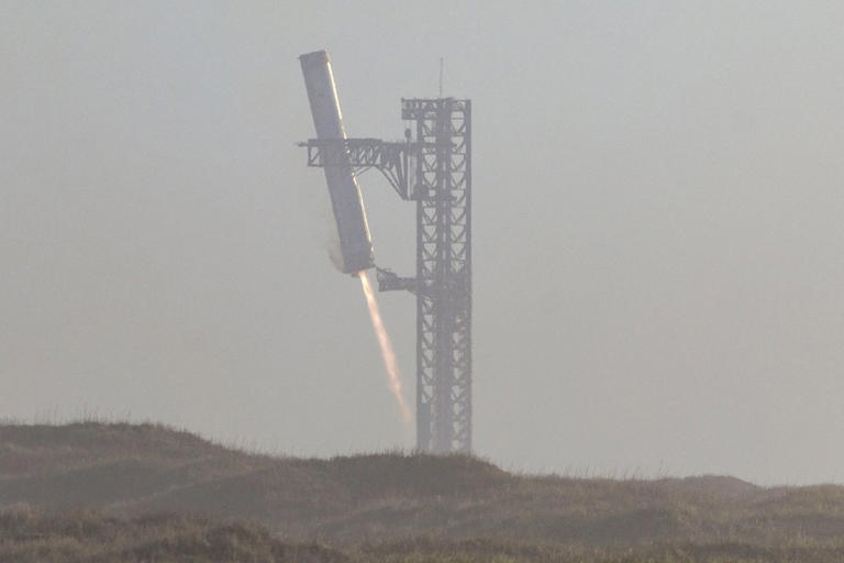FAA grounds SpaceX Starship launches after breakup in Texas FAA grounds SpaceX Starship launches after breakup in Texas