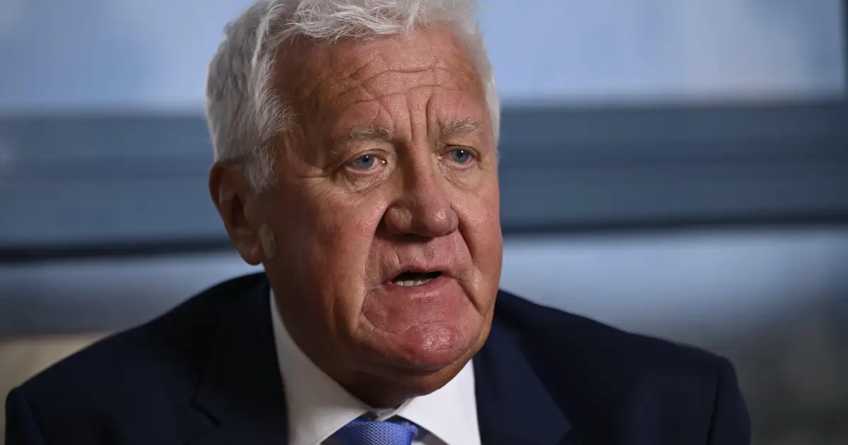 Lefevere waarschuwt Evenepoel op te passen met liegen en zweert het ...