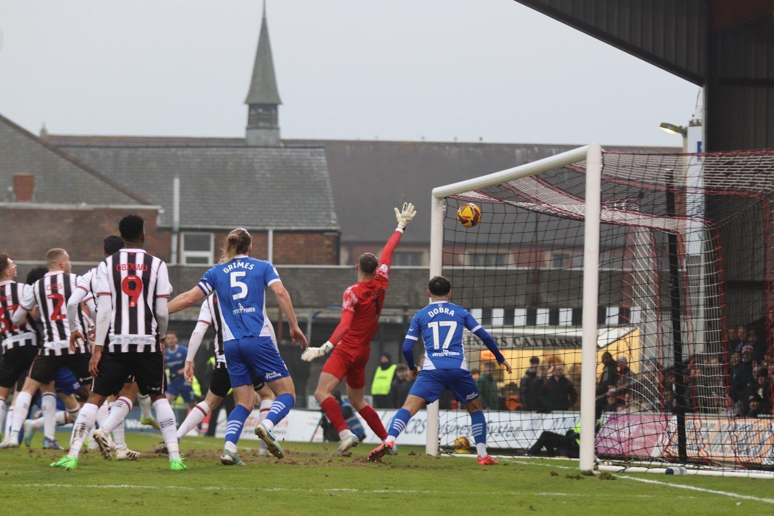 Chesterfield earn hard-fought point at Grimsby Town as key trio return ...
