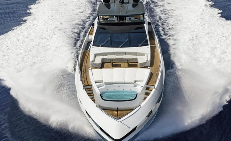 Dit is de nieuwe boot van Max Verstappen