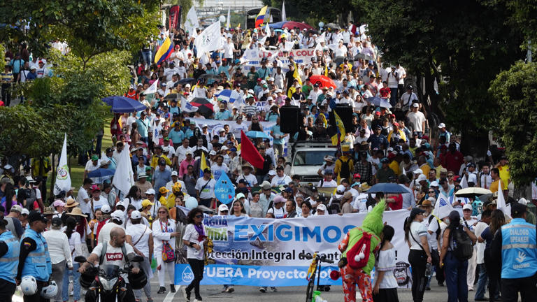 Unidentified drones return over New Jersey and New York after FAA lifts ban