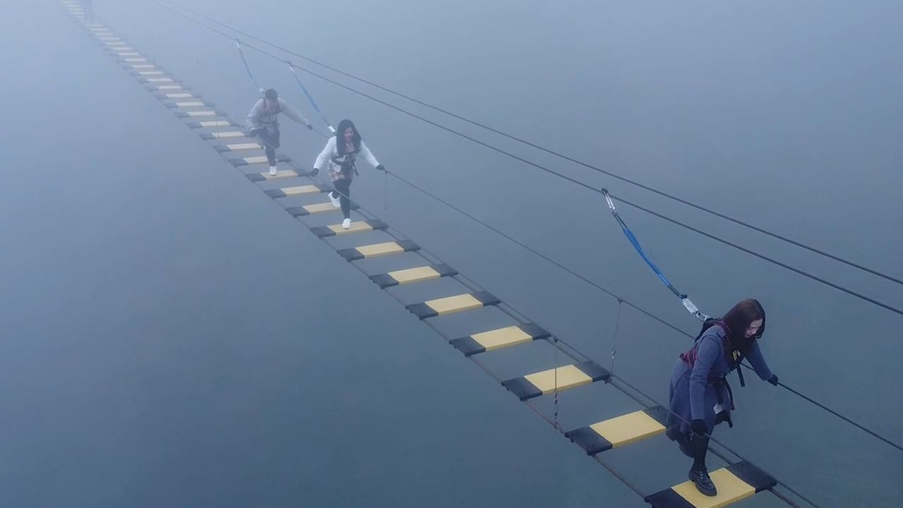 Ce pont suspendu a tout pour plaire à 2 200 mètres d'altitude