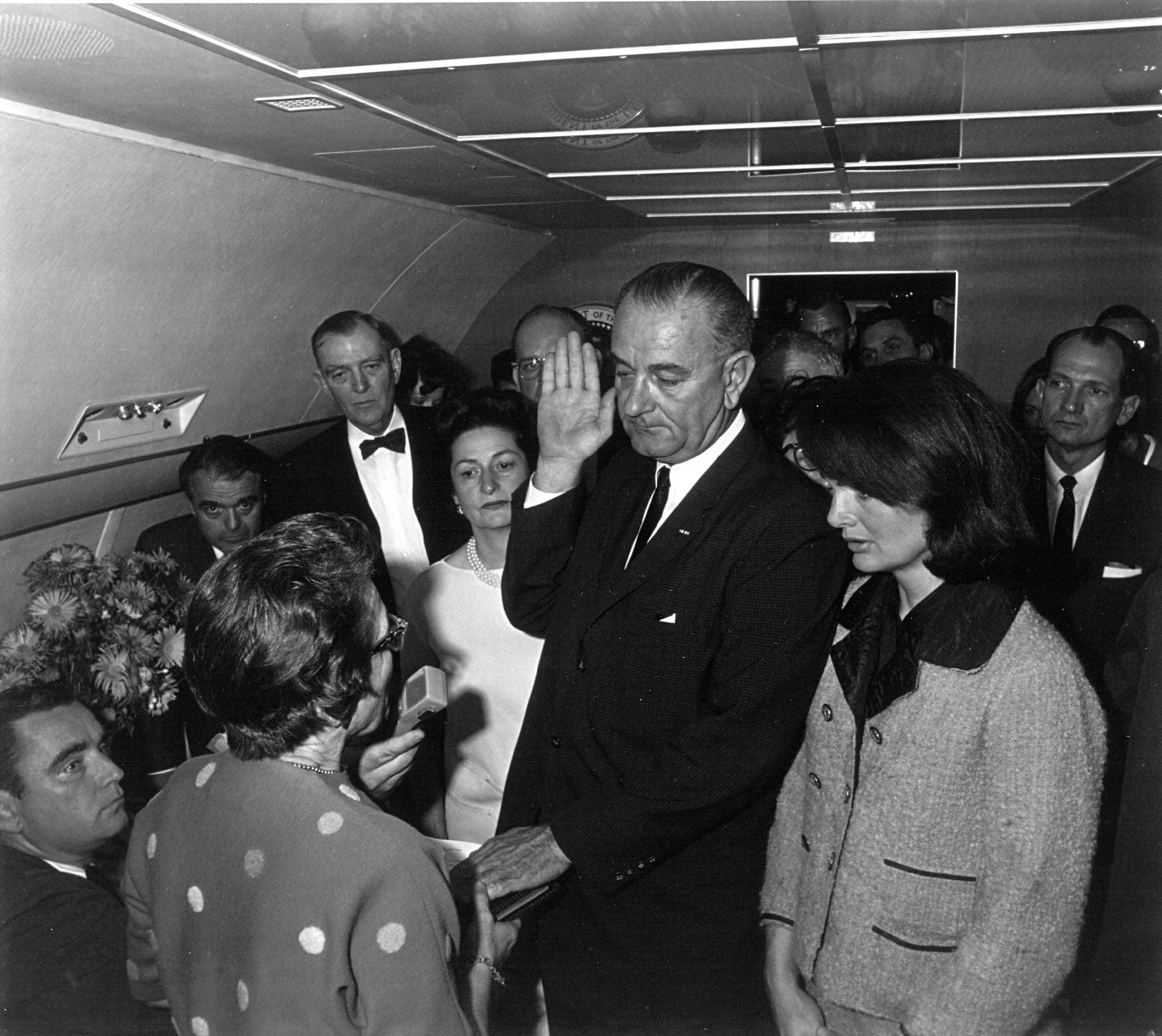 Sid Davis, journalist who covered JFK's assassination, LBJ's swearing ...