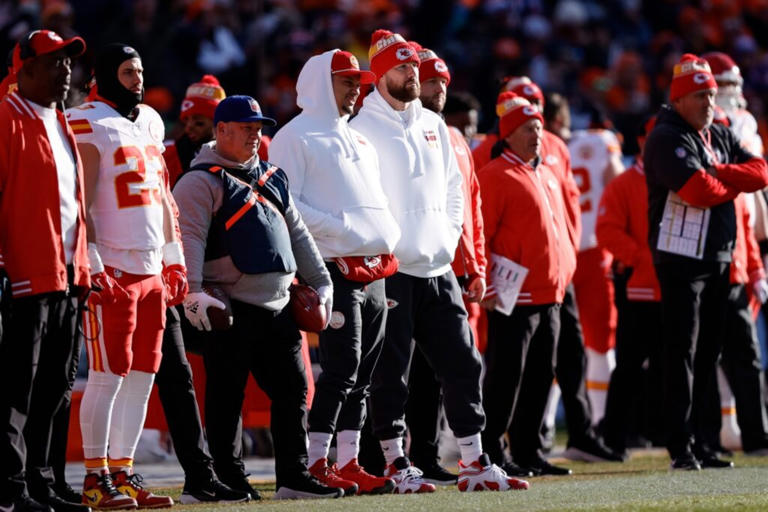 Travis Kelce Sends a Strong Message to Locker Room After Hinting at ...