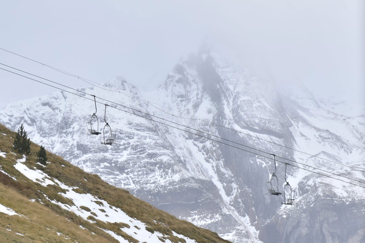 Dozens injured and 80 trapped after ski lift collapse at Spanish resort Dozens injured and 80 trapped after ski lift collapse at Spanish resort
