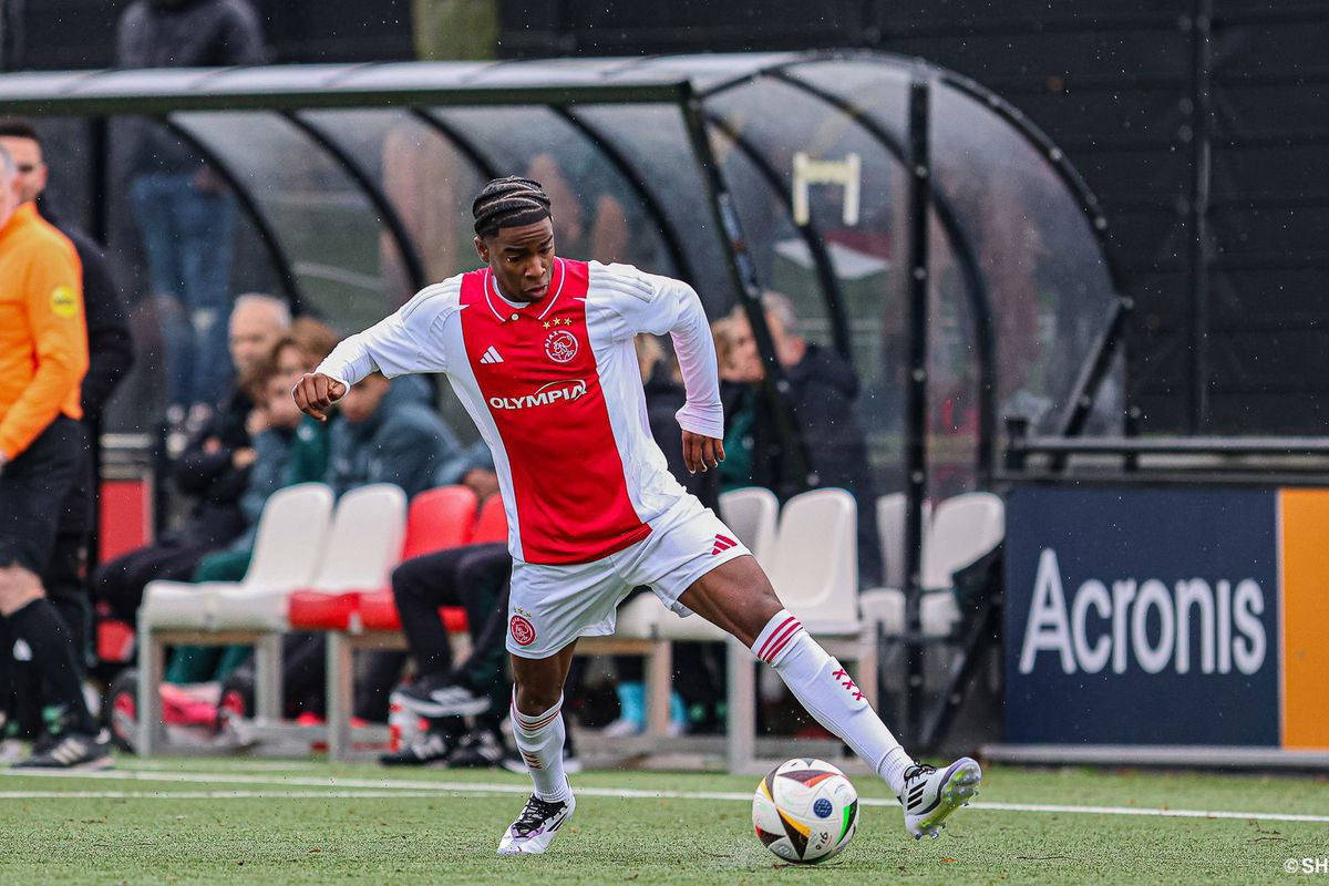 LIVE 14.30 uur | Ajax O16 - ADO Den Haag O16 (3-0) LIVE 14.30 uur | Ajax O16 - ADO Den Haag O16 (3-0)