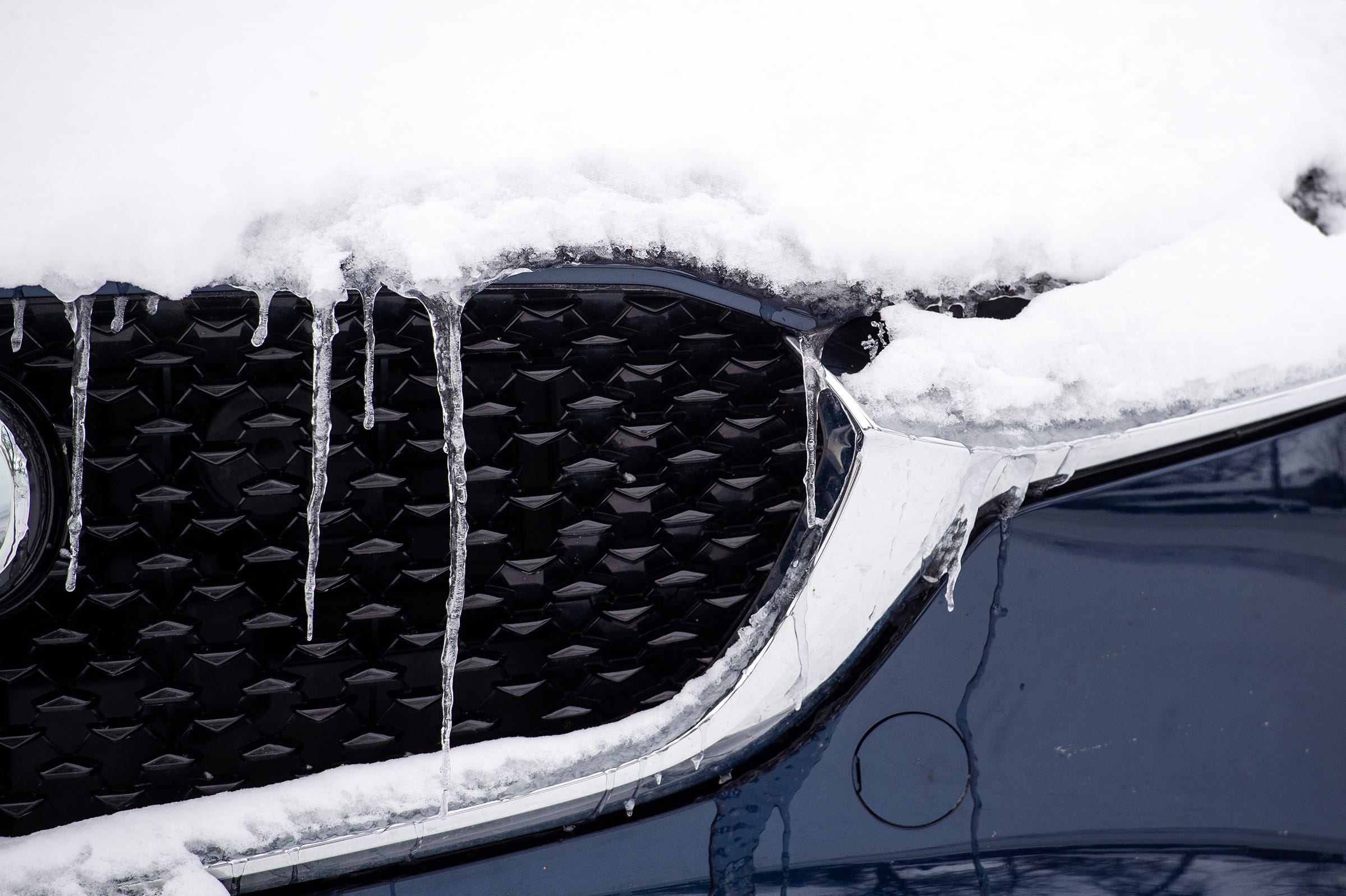 7 things you shouldn't leave in your car during extreme cold, from ...