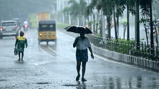 Tamil Nadu rain: Heavy rainfall lashes Chennai, nearby districts ...