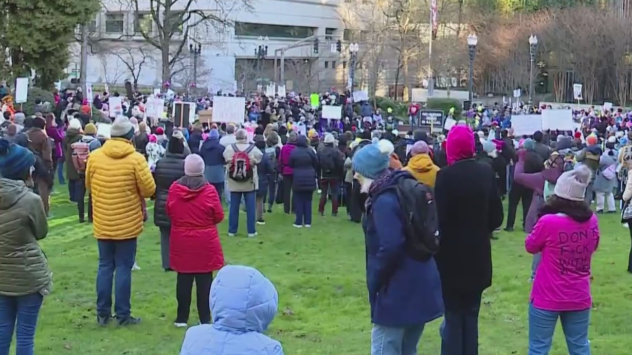 Hundreds rally in Portland against Trump plans