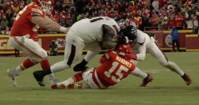 ‘RIGGED!’ NFL Fans Go Ballistic on Refs As Chiefs Beat Texans ...