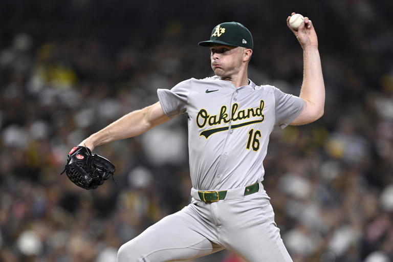 Red Sox sign Mass. native Sean Newcomb to minor-league deal