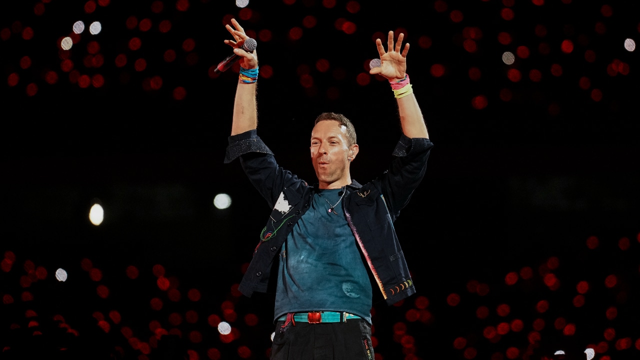 IN PHOTOS Coldplay gives a breathtaking performance in Mumbai on Day 1 ...