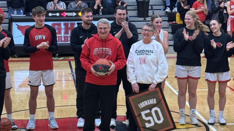 Garner-Hayfield/Ventura basketball honors long-time fans Bernie and ...