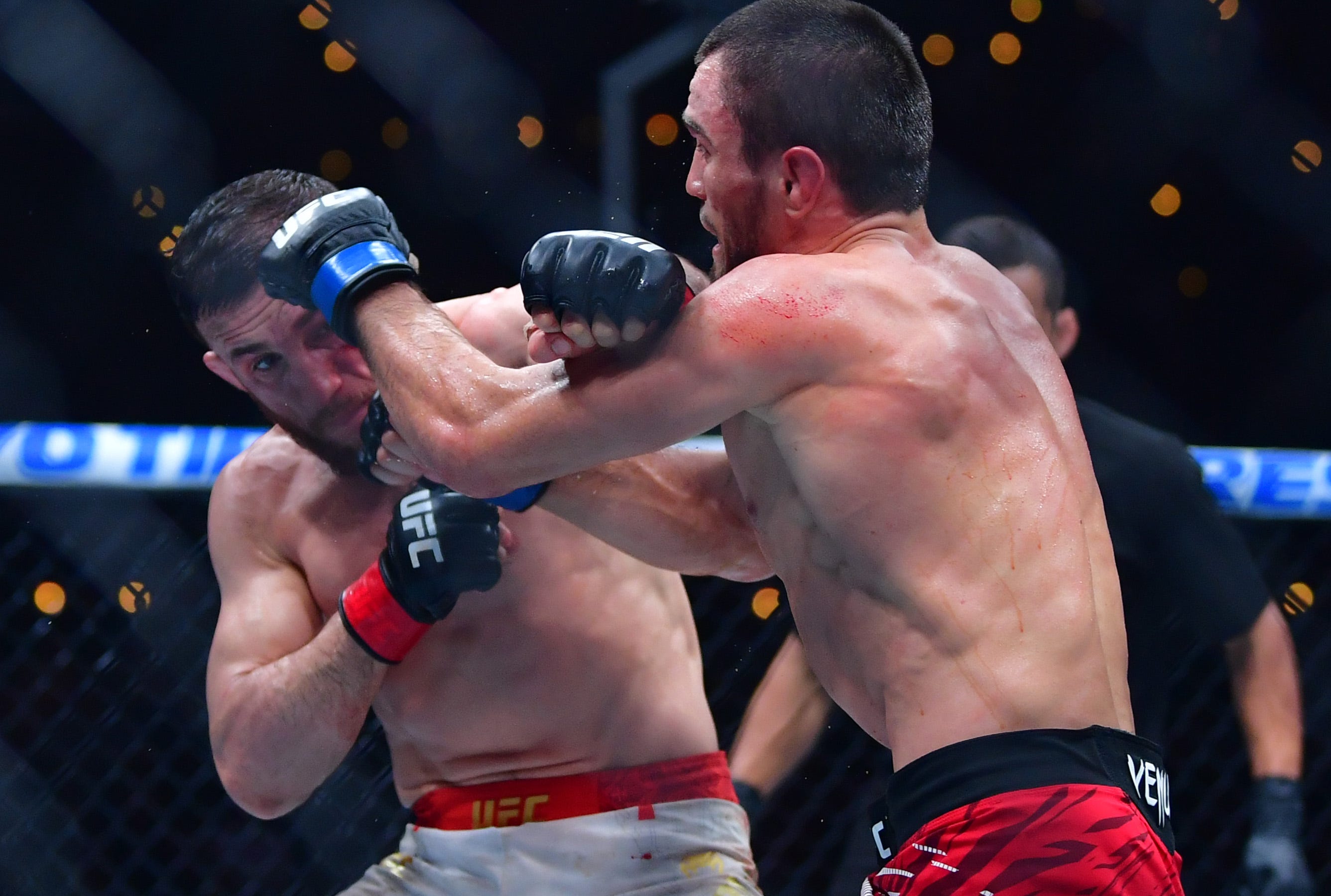 UFC 311: Umar Nurmagomedov shows off broken hand suffered in Merab ...