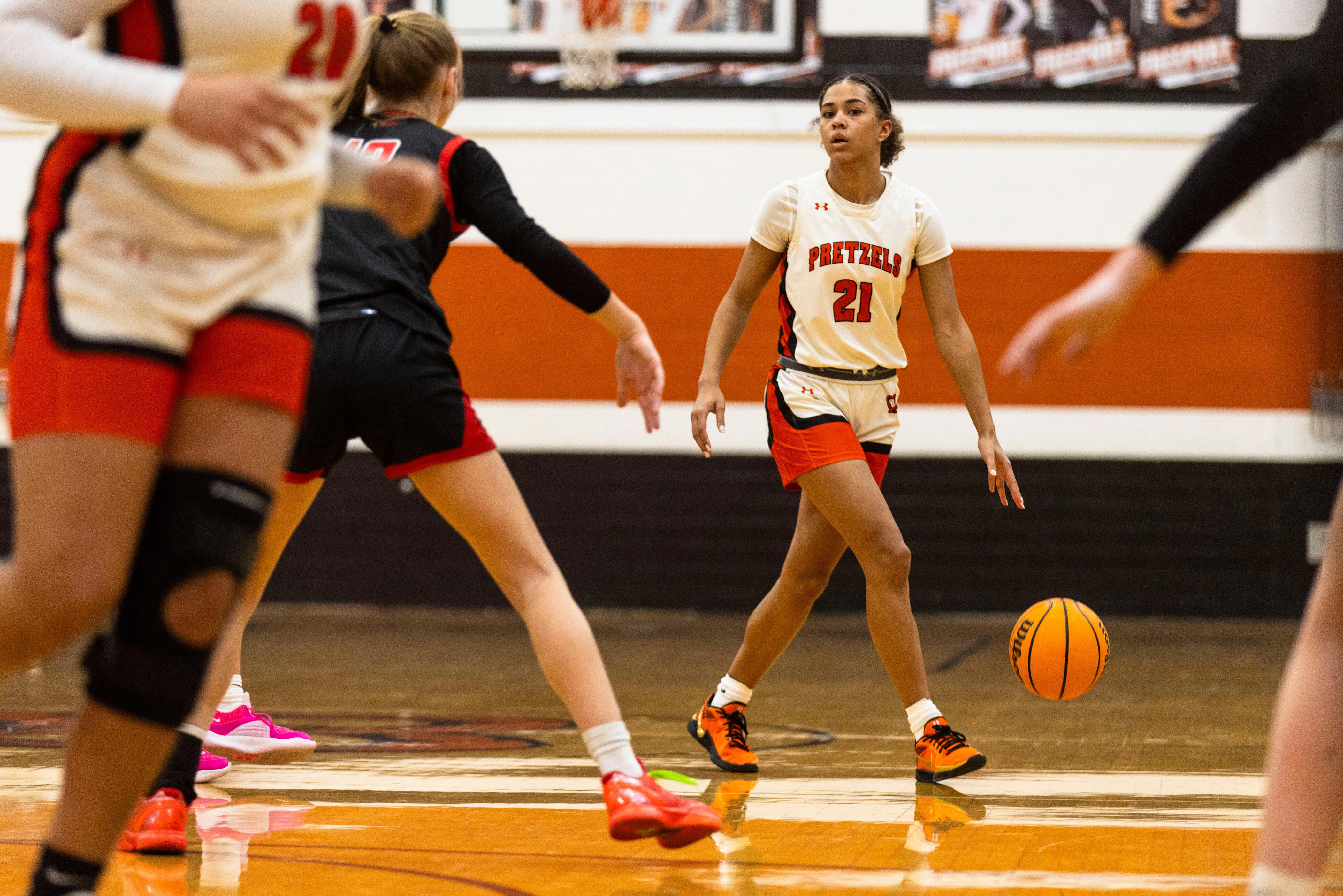 Freeport's Paityn London has torn ACL, parents confirm; out for season