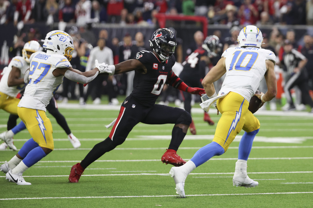 Azeez Al-Shaair and two other Texans get bad news right before kickoff ...
