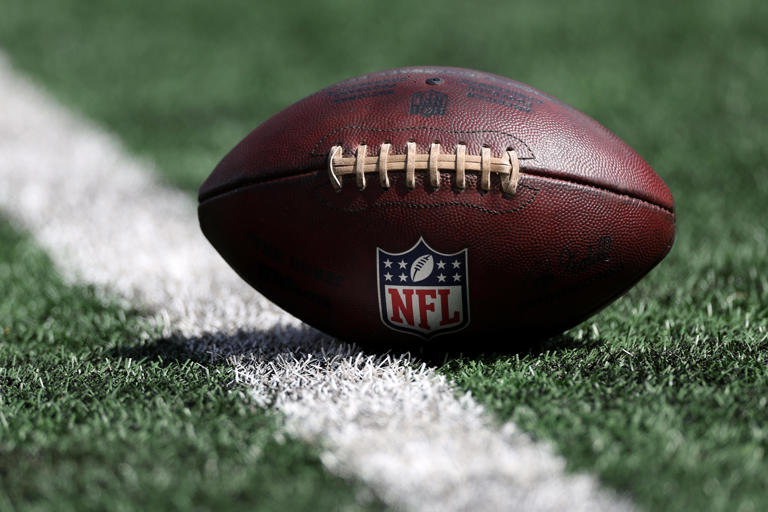 How long is NFL halftime? Playoffs, Super Bowl rules and halftime show ...