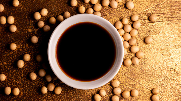 Shio Vs Shoyu: The Differences In These Ramen Seasonings