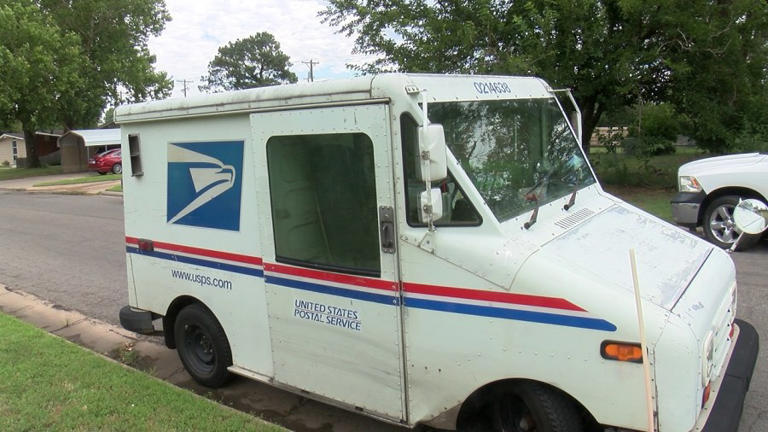 Should USPS pay if bills arrive late?