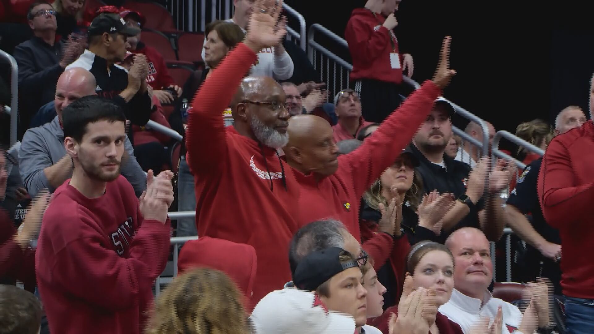 LMPD detectives honored at UofL game