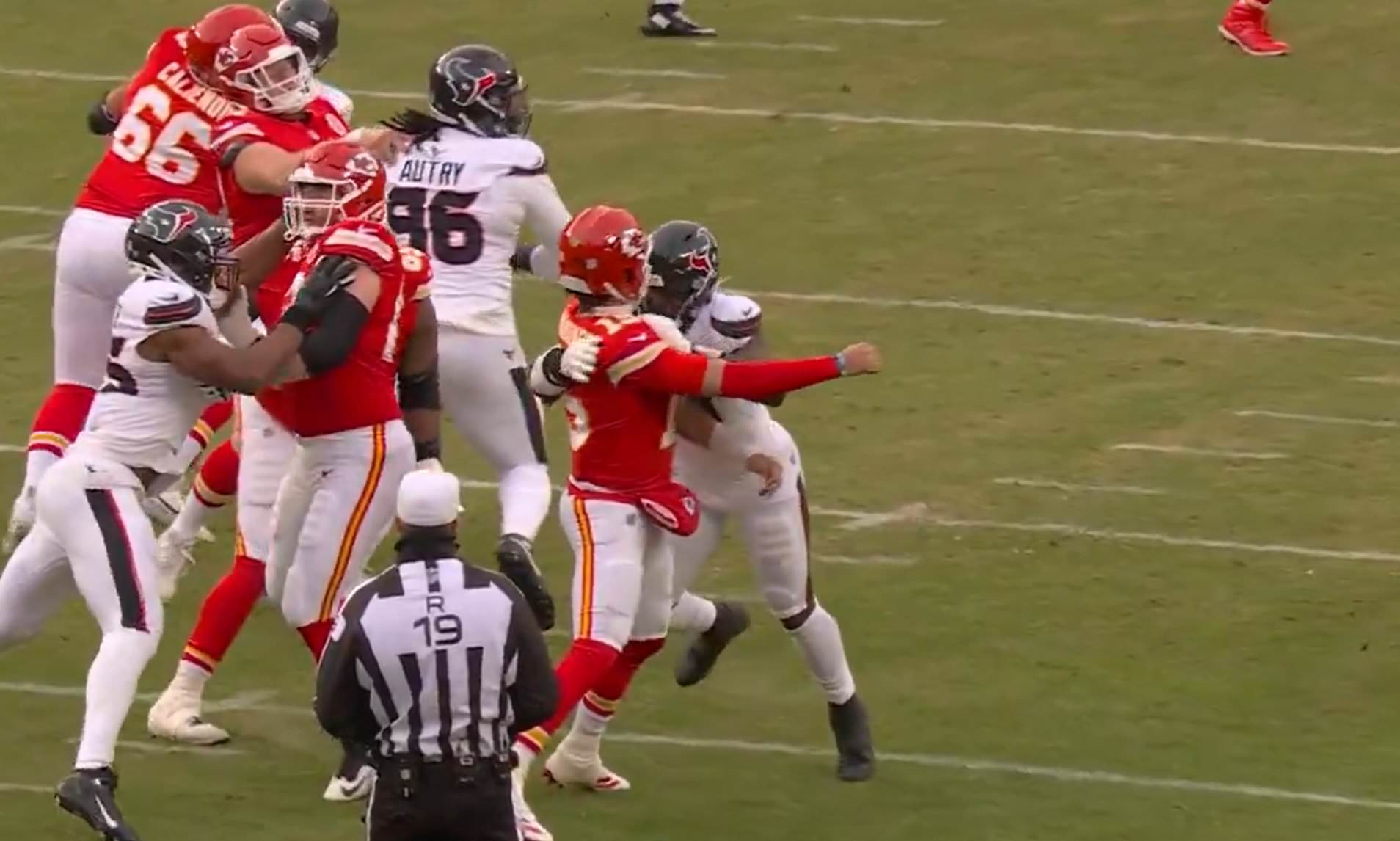 Dave Portnoy accuses NFL referees of 'cheating' as Chiefs benefit from ...
