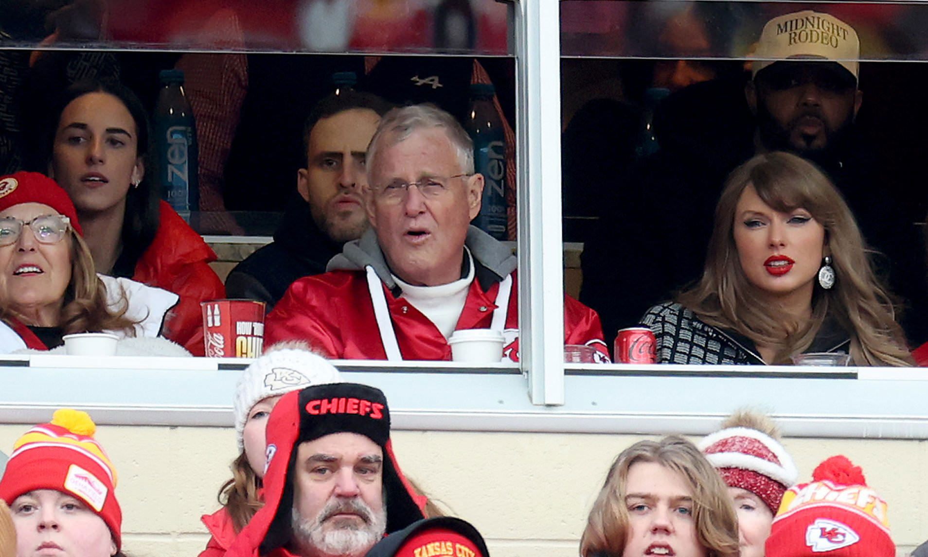 Caitlin Clark joins Taylor Swift in Travis Kelce's VIP suite to cheer ... Caitlin Clark joins Taylor Swift in Travis Kelce's VIP suite to cheer ...