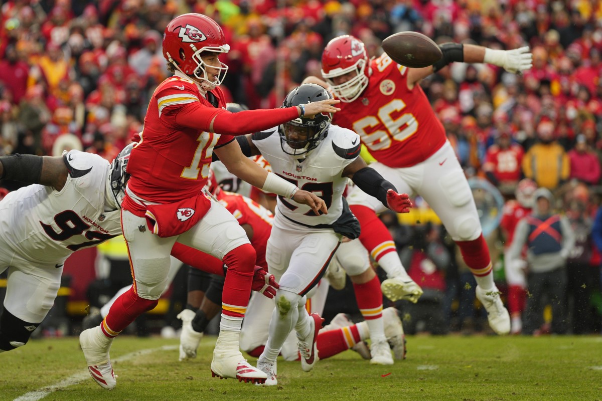 Texans Sound Off on Officials In ‘Rigged’ Loss to Chiefs