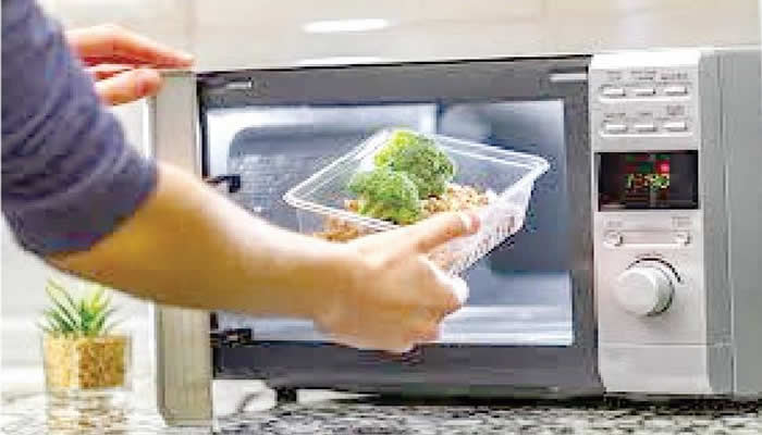 Microwaving food in plastic containers likely invitation to cancer ...